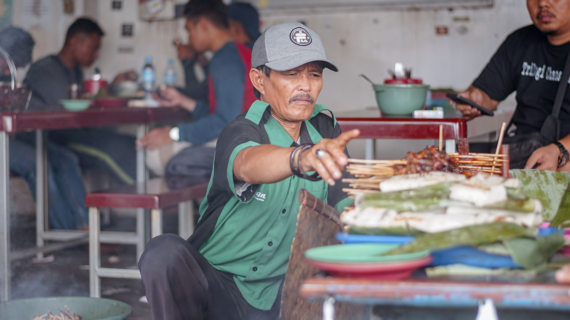 Sate Maranggi Sari Asih, Kuliner Legendaris Asal Cianjur | Uncov ...